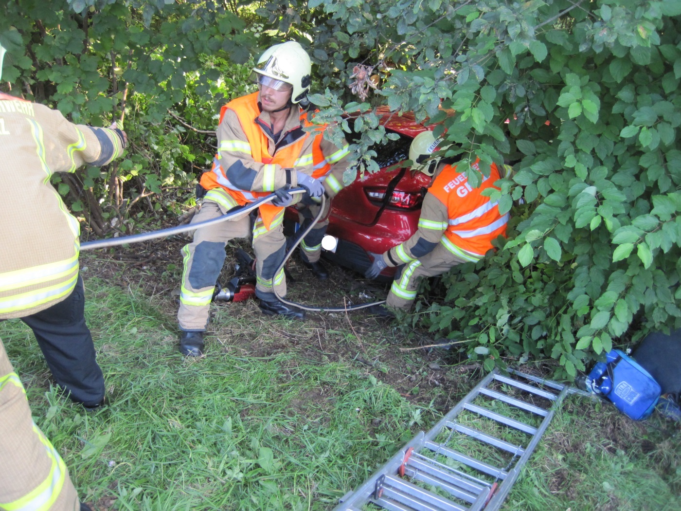 Verkehrsunfall Steinbergstraße - Katastrophenschutz und Feuerwehr der Stadt Graz