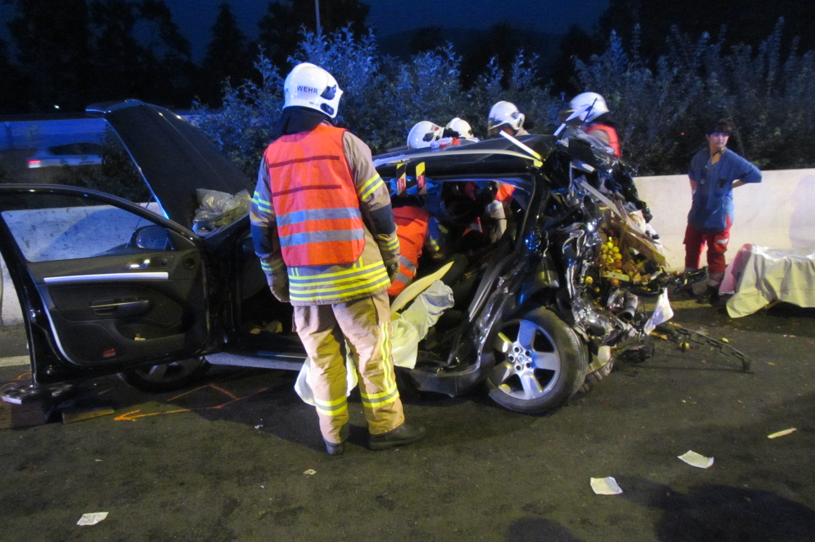 Schwerer Verkehrsunfall auf der A9 - Katastrophenschutz und Feuerwehr der Stadt Graz
